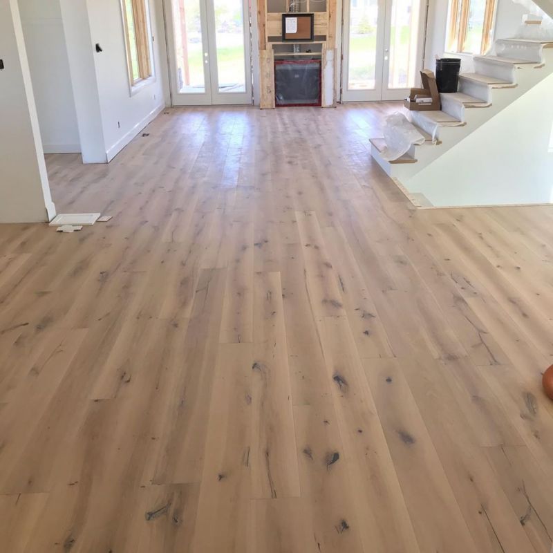 Laflamme Home Features Logs End Oak Floors - Logs End